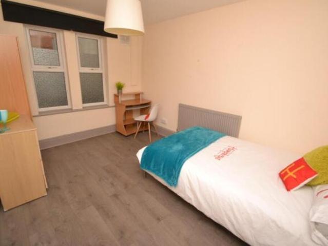 2 bedroom flat for rent in Exeter Road, Nottingham, NG7