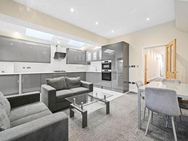 2 bedroom flat for rent in Eynham Road, North Kensington, London W12 0HB, W12