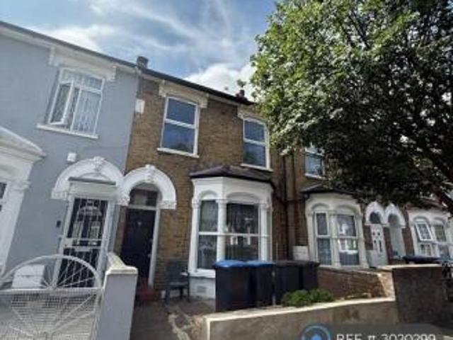 2 bedroom flat for rent in Fairfield Road, London, N18