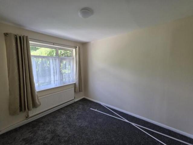 2 bedroom flat for rent in Fairway, NN2