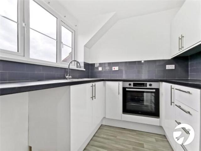 2 bedroom flat for rent in Falcon Close, Dartford, Kent, DA1