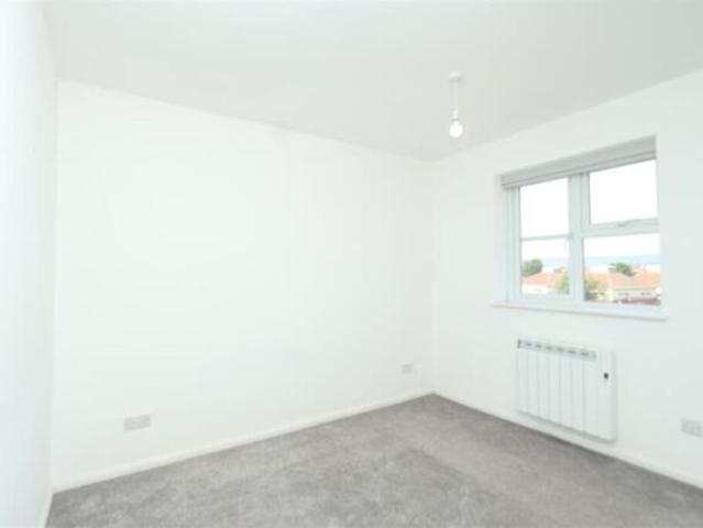 2 bedroom flat for rent in Falmouth Close, Eastbourne, BN23