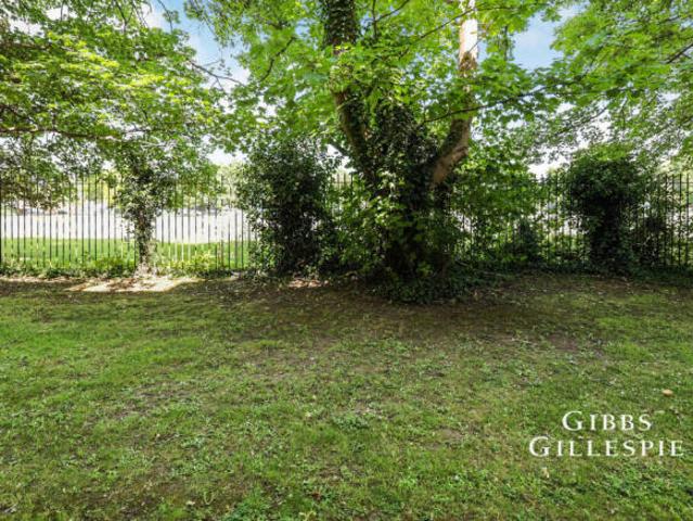2 bedroom flat for rent in Farthing Close, Watford, Hertfordshire, WD18