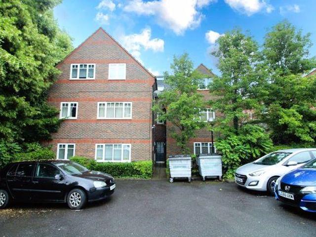 2 bedroom flat for rent in Farley Hill Luton LU1 5HQ, LU1