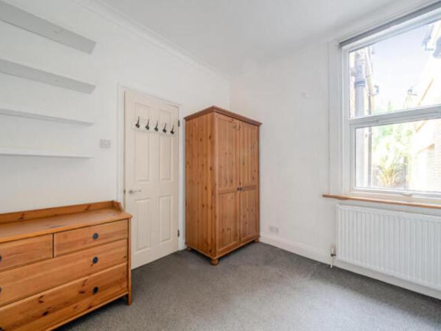 2 bedroom flat for rent in Farlton Road, Earlsfield, London, SW18