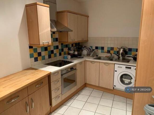 2 bedroom flat for rent in Farringdon Road, London, EC1M