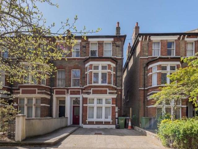 2 bedroom flat for rent in Fentiman Road, London, SW8