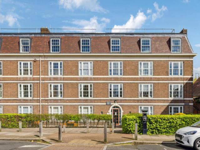 2 bedroom flat for rent in Felsham House, Felsham Road, SW15
