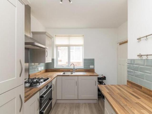 2 bedroom flat for rent in Ferndene Grove, High Heaton, Newcastle Upon Tyne, NE7