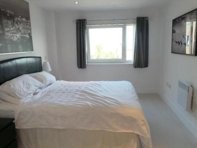 2 bedroom flat for rent in Ferry Court, Cardiff, CF11