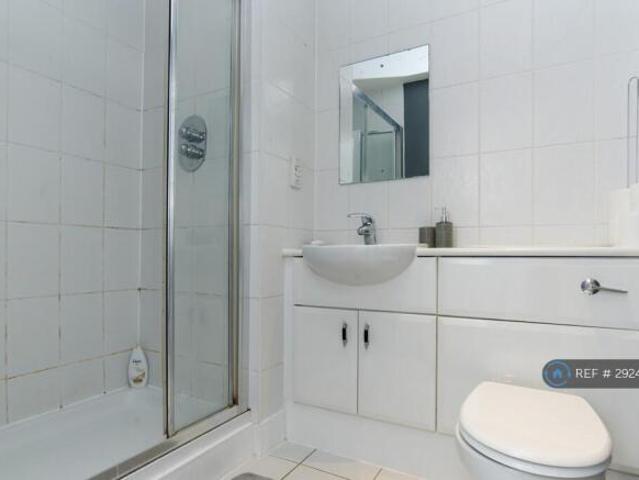 2 bedroom flat for rent in Ferry Court, Cardiff, CF11