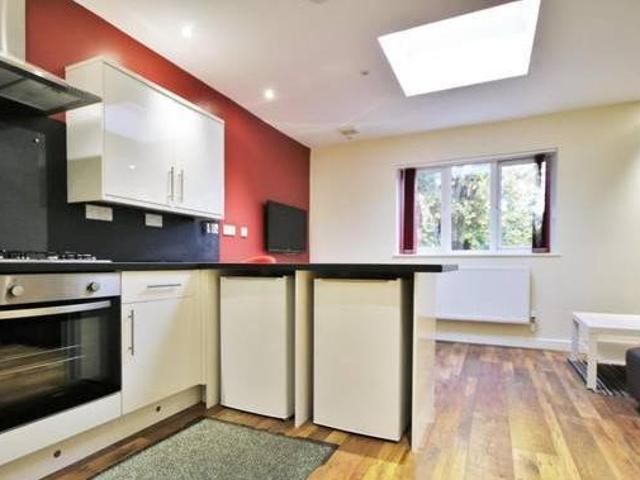 2 bedroom flat for rent in Festing Road Southsea PO4
