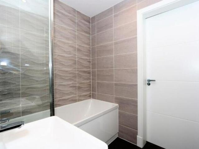 2 bedroom flat for rent in Festival Court, Glasgow, G51