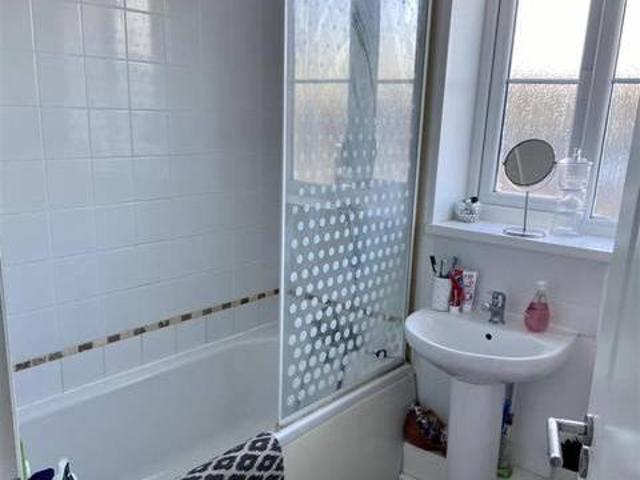 2 bedroom flat for rent in Finbars Walk Ipswich IP4