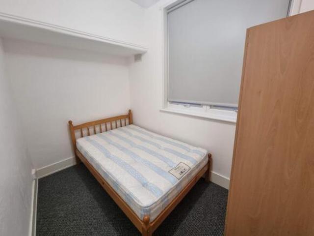 2 bedroom flat for rent in Finchley Road, London, NW11