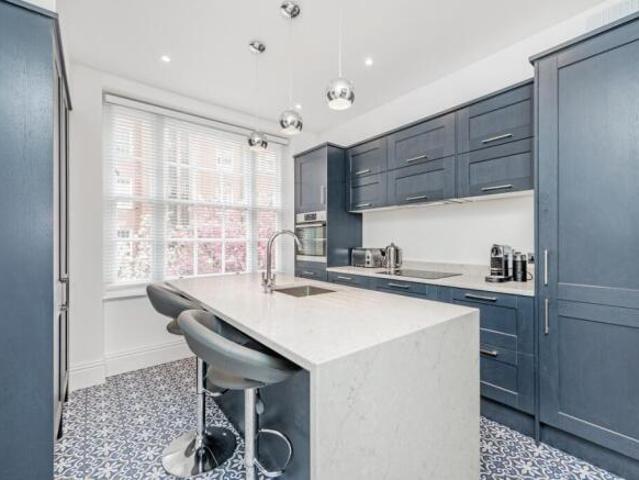 2 bedroom flat for rent in Finchley Road, London, NW8