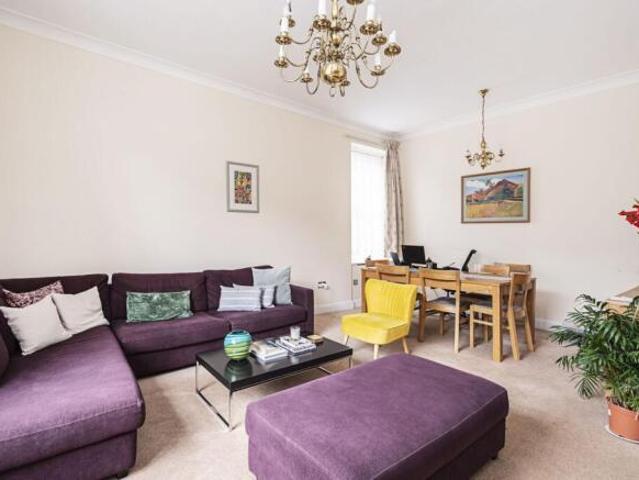2 bedroom flat for rent in Finchley Road, St John's Wood, London, NW8