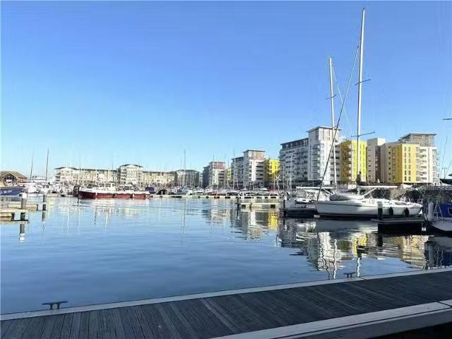 2 bedroom flat for rent in Fiador Court, Midway Quay, BN23