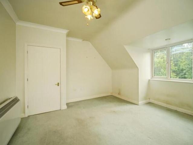 2 bedroom flat for rent in Firwood Court, Southwell Park Road, GU15
