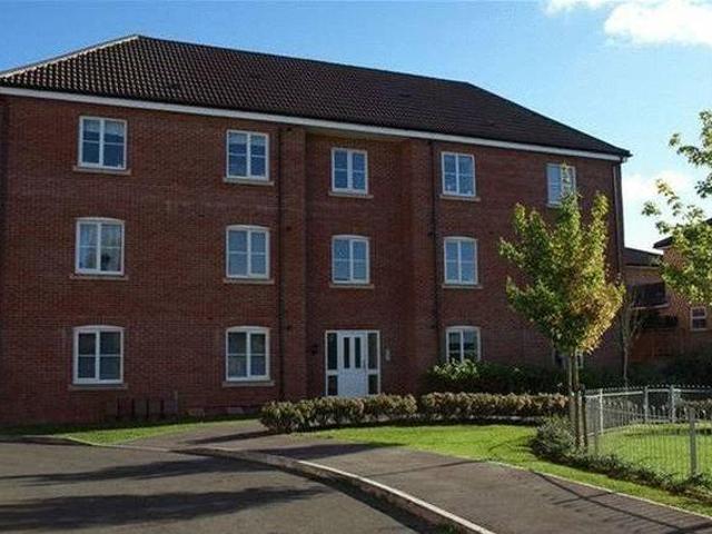 2 bedroom flat for rent in Fishers Mead Bristol BS41 9EF BS41