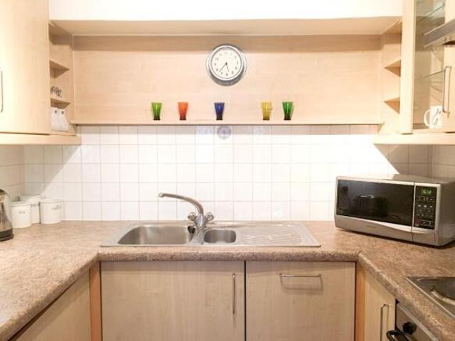 2 bedroom flat for rent in Fitzroy Street, London, W1T