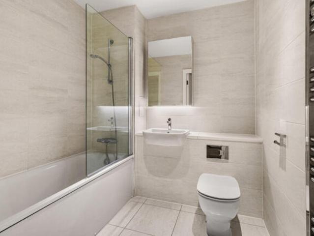 2 bedroom flat for rent in Fizzy East16 B 15 Silvertown Way London E16 1JT, E16