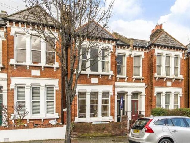 2 bedroom flat for rent in Fontarabia Road, SW11