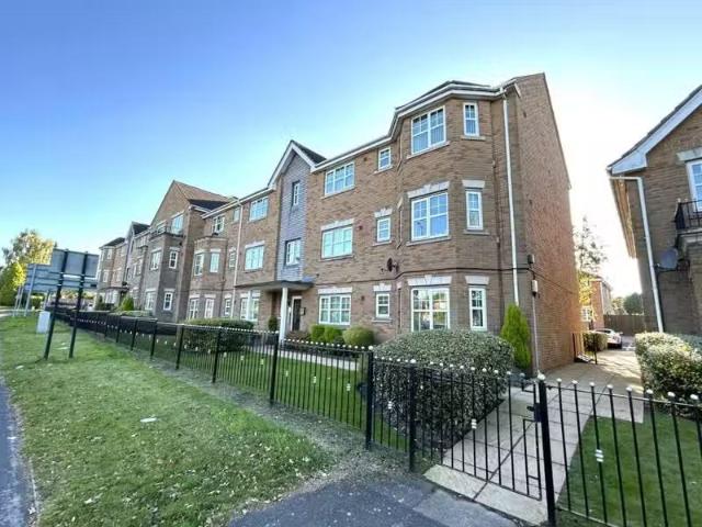 2 bedroom flat for rent in Foley Court, Streetly, Sutton Coldf.