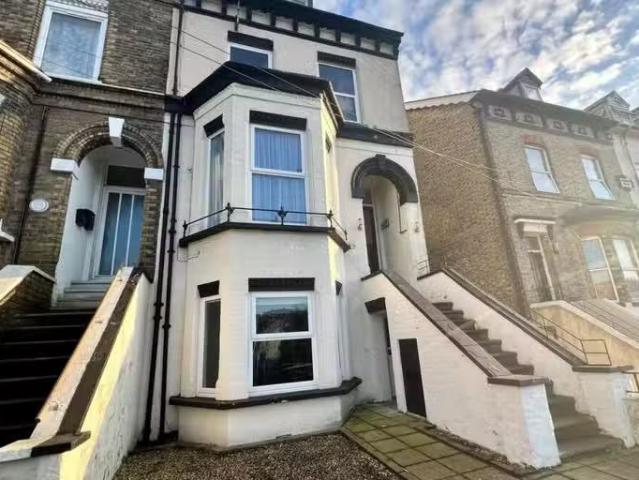 2 bedroom flat for rent in Folkestone Road, Dover, Kent, CT17