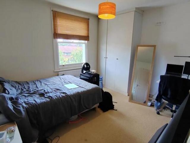 2 bedroom flat for rent in Fordwych Road, Willesden, NW2