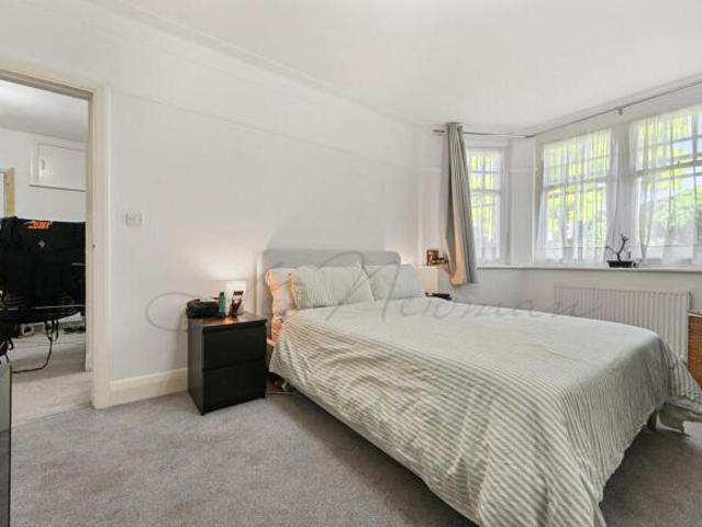 2 bedroom flat for rent in Forest Rise, London, E17