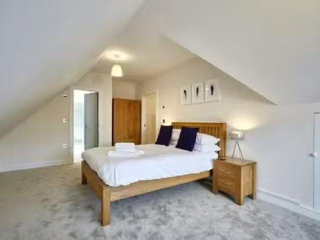 2 bedroom flat for rent in Forlease Road, Maidenhead, Berkshir.