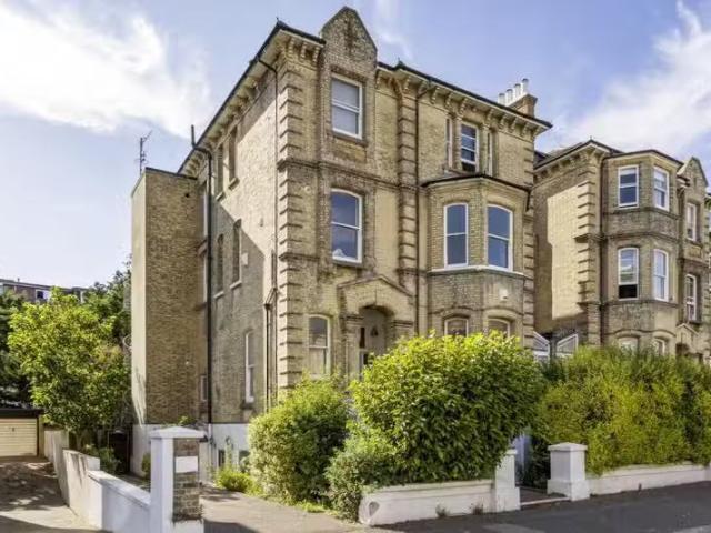 2 bedroom flat for rent in Fourth Avenue, Hove, East Susintera.