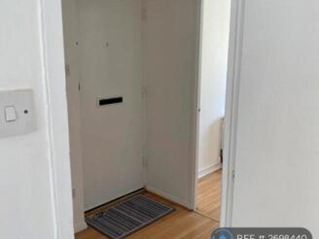 2 bedroom flat for rent in Foxglove Way, Chelmsford, CM1