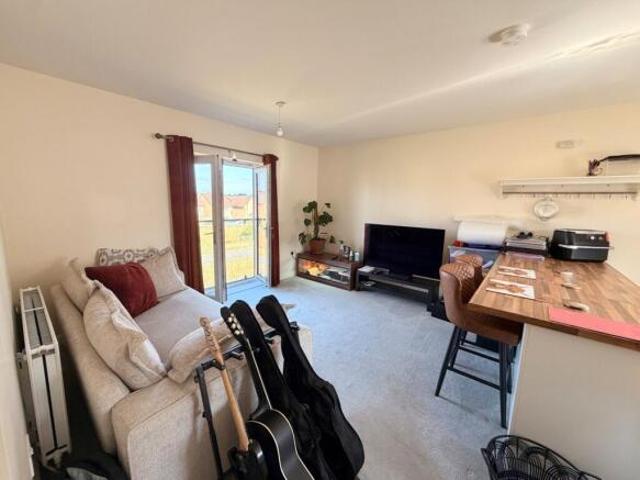 2 bedroom flat for rent in Foxglove Way, Balby, Doncaster, South Yorkshire, DN4