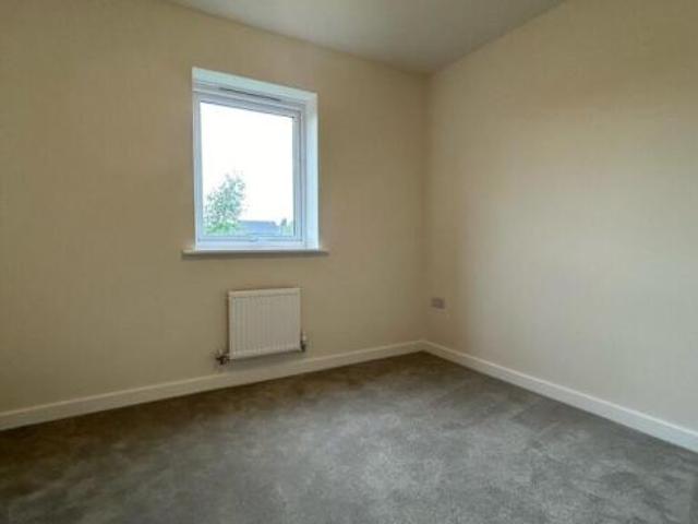 2 bedroom flat for rent in Foxglove Way, Balby, Doncaster, South Yorkshire, DN4