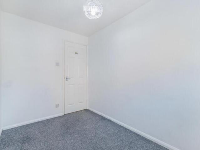 2 bedroom flat for rent in Foxglove Way, Wallington, SM6