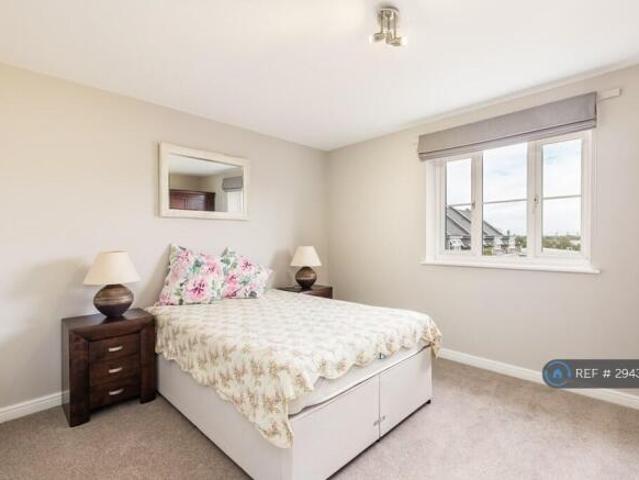 2 bedroom flat for rent in Floyer Close, Richmond, TW10