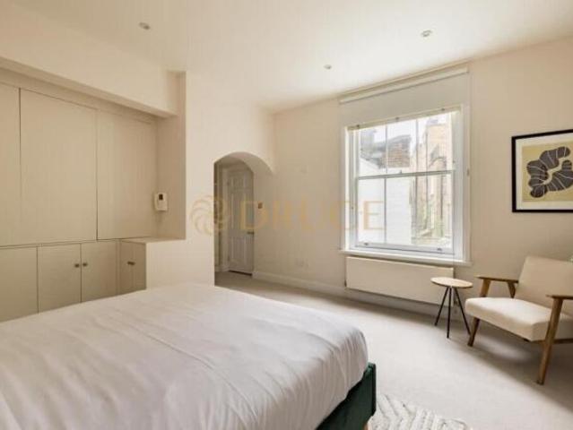 2 bedroom flat for rent in Flood Street, SW3