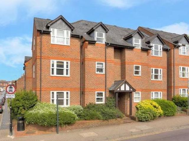 2 bedroom flat for rent in Florence Court AL1