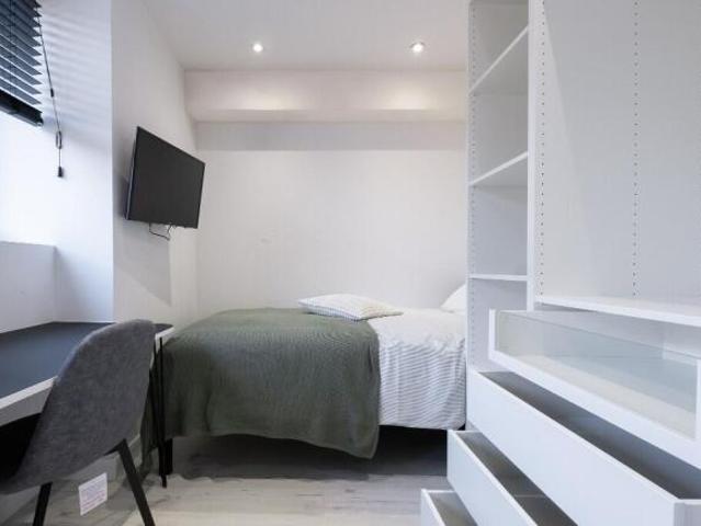 2 bedroom flat for rent in Flat A, 18 St. Albans Road, Swansea, Wales, SA2