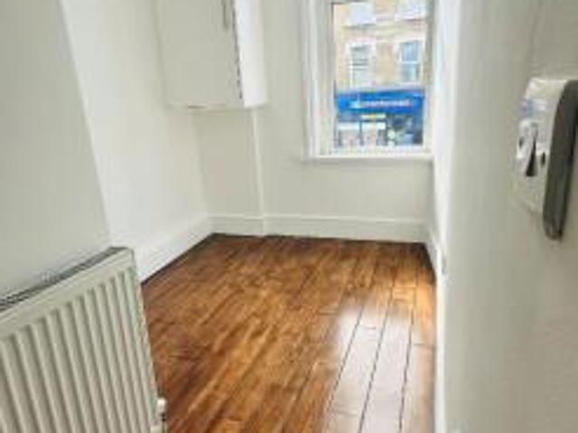 2 bedroom flat for rent in Flat C, High Road Leyton, Waltham Forest, E10