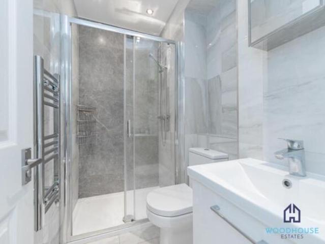 2 bedroom flat for rent in Flat, Camden High Street, London, NW1