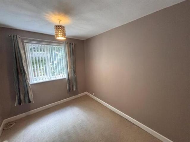 2 bedroom flat for rent in Flat E 138 Alwoodley Lane, Leeds, LS17