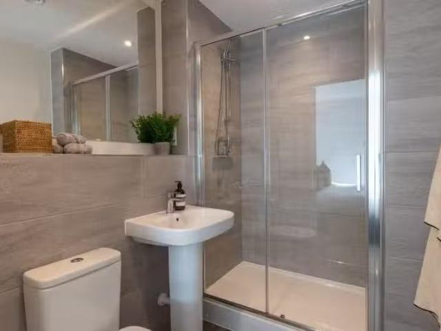 2 bedroom flat for rent in Flat F34, Grosvenor Street West, Bi.