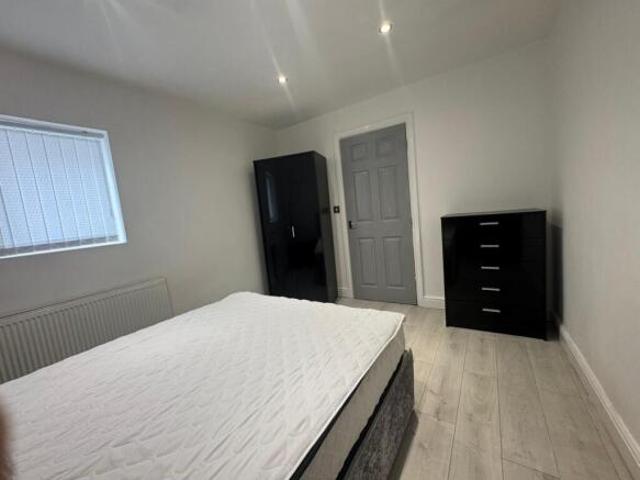 2 bedroom flat for rent in Flat F, Picton Road, Liverpool, L15