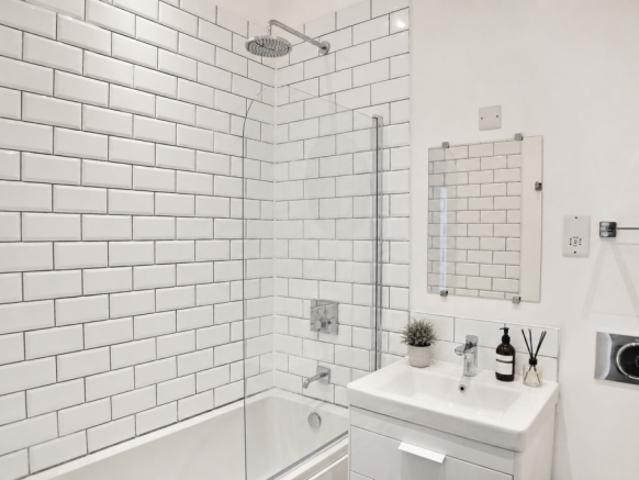 2 bedroom flat for rent in Flat, Portland Square, BS2