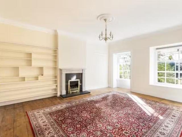 2 bedroom flat for rent in Flat Second Floor, Richmond Terra.
