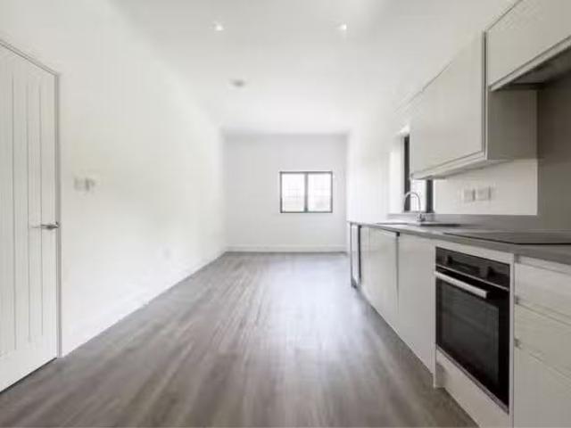 2 bedroom flat for rent in Flat, West Hill, South Croydon, CR2