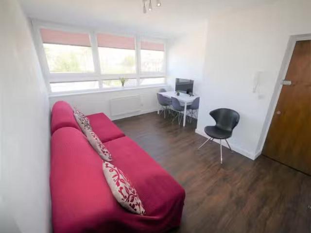 2 bedroom flat for rent in Flat 16 Hill House, Bournemouth BH1